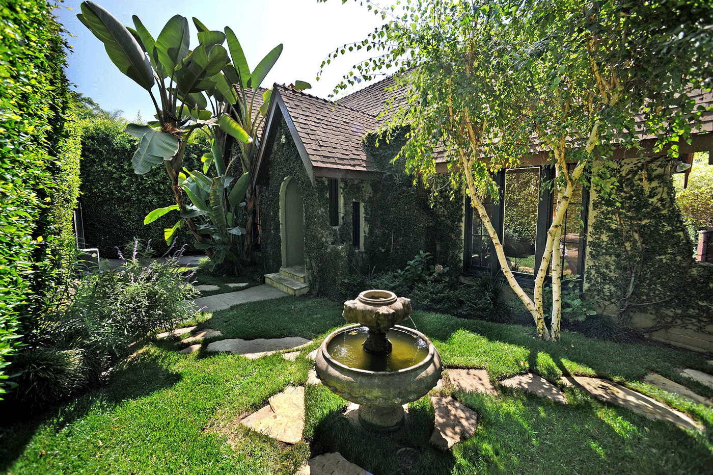 'Survivor' Host Jeff Probst Buys Gene Autry Estate for $5 Million ...